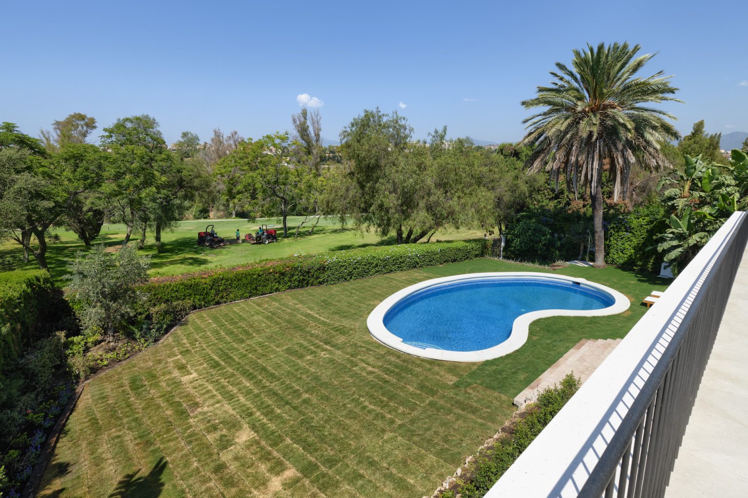Villas in Guadalmina Alta, luxury homes next to golf in Marbella